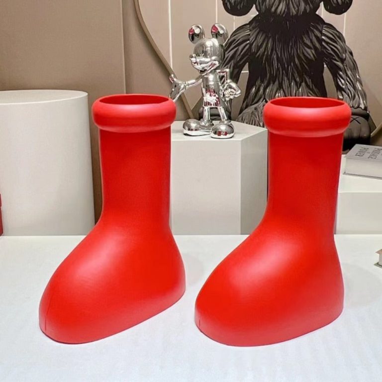 Big Red Rubber Boots – ToHitTheRoad