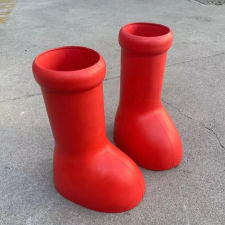 Big Red Rubber Boots – ToHitTheRoad