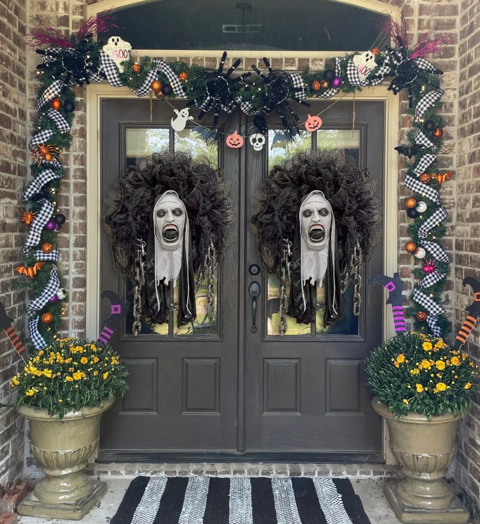 The Nun VALAK, Horror movie wreath – ToHitTheRoad